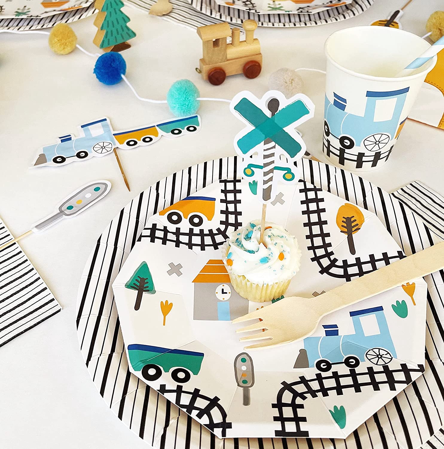 JUNXIAO-Vintage Steam Train Party Plates (Pack of 8) | Train Birthday ...
