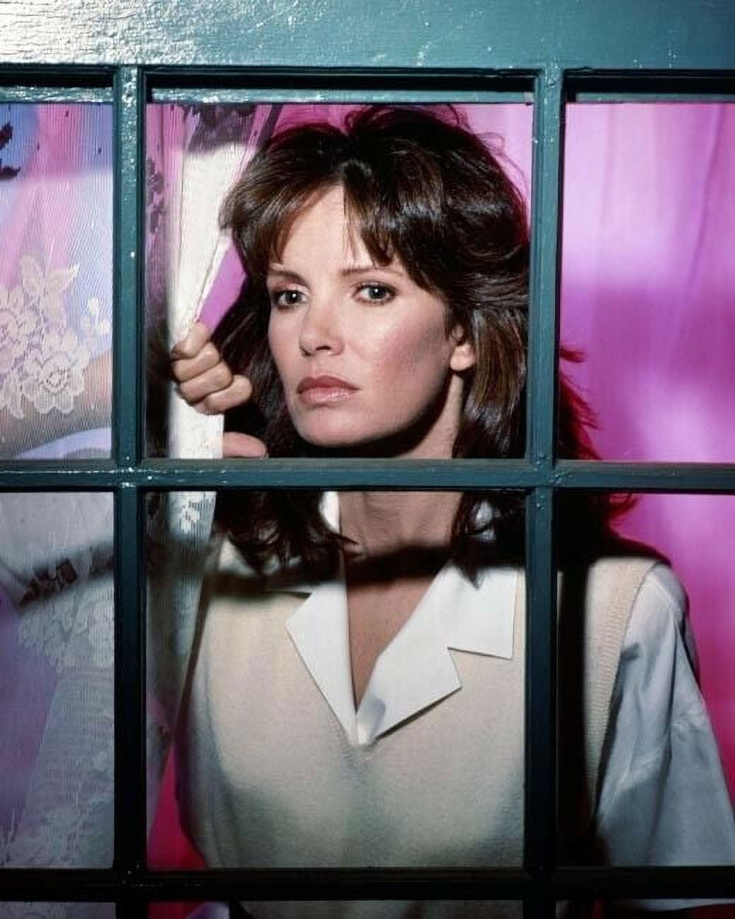 Jaclyn Smith looks through window The Bourne Identity mini-series 8x10 ...