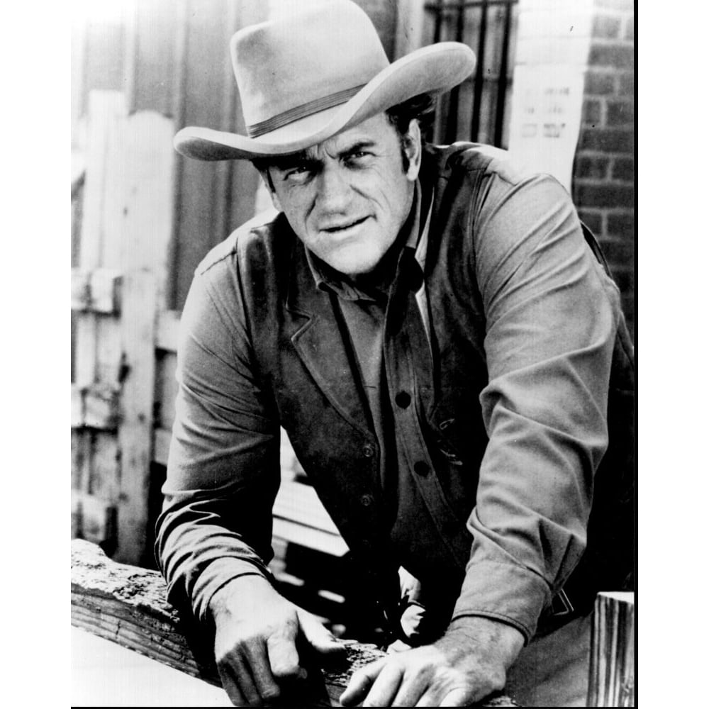 James Arness On Set Of Gunsmoke Black And White Photo Print (8 x 10 ...