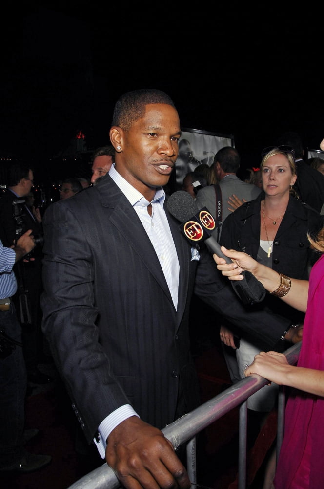 Jamie Foxx At Arrivals For The Kingdom Los Angeles Premiere Mann'S ...