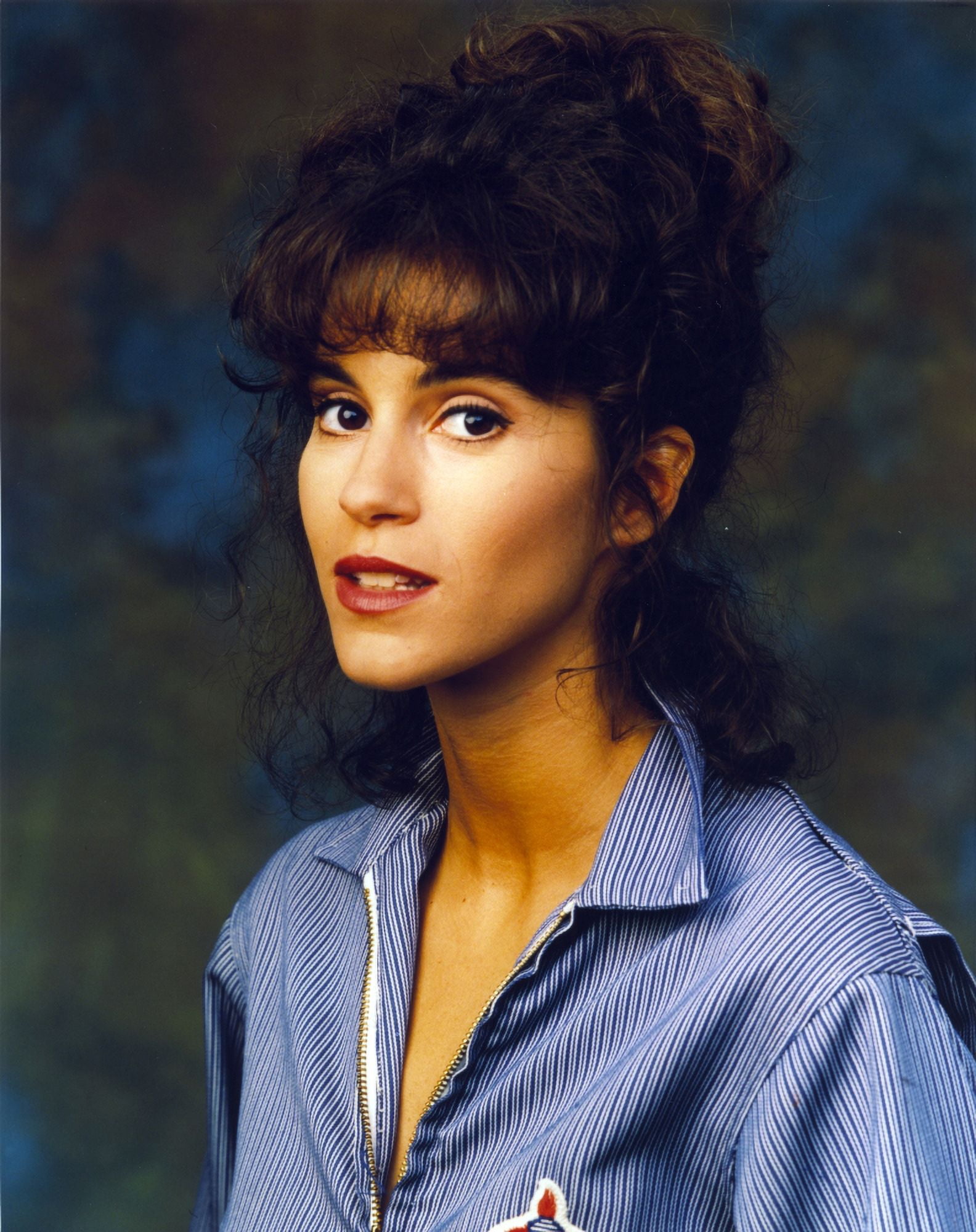Jamie Gertz Slightly smiling Pose Photo Print (24 x 30) - Walmart.com