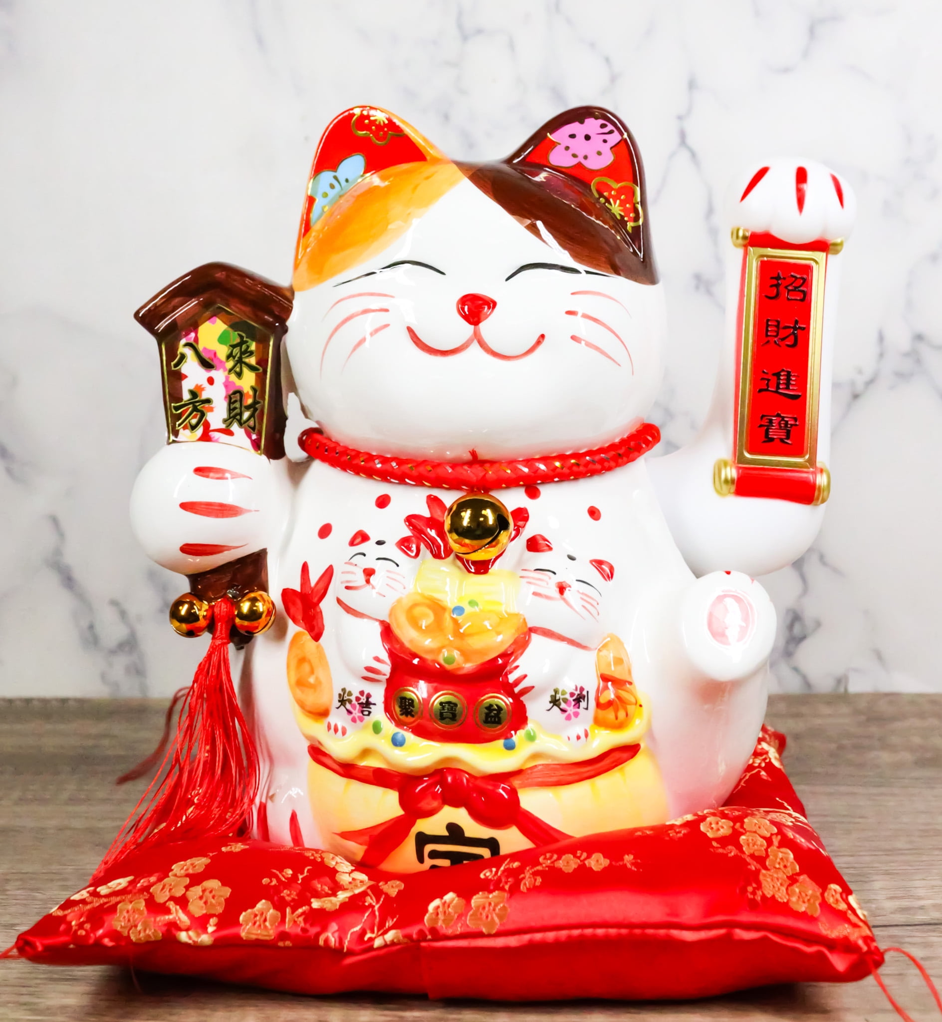 Japanese Lucky Charm White Beckoning Cat Maneki Neko With Waving Arm ...