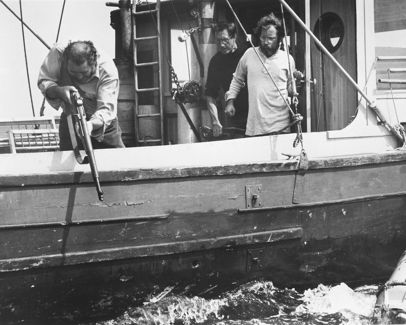 Jaws Robert Shaw Cast On Boat 24x36 Classic Hollywood Poster - Walmart.com