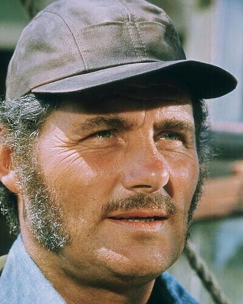 Jaws Robert Shaw as Quint in fishing hat on Orca 8x10 inch photo ...