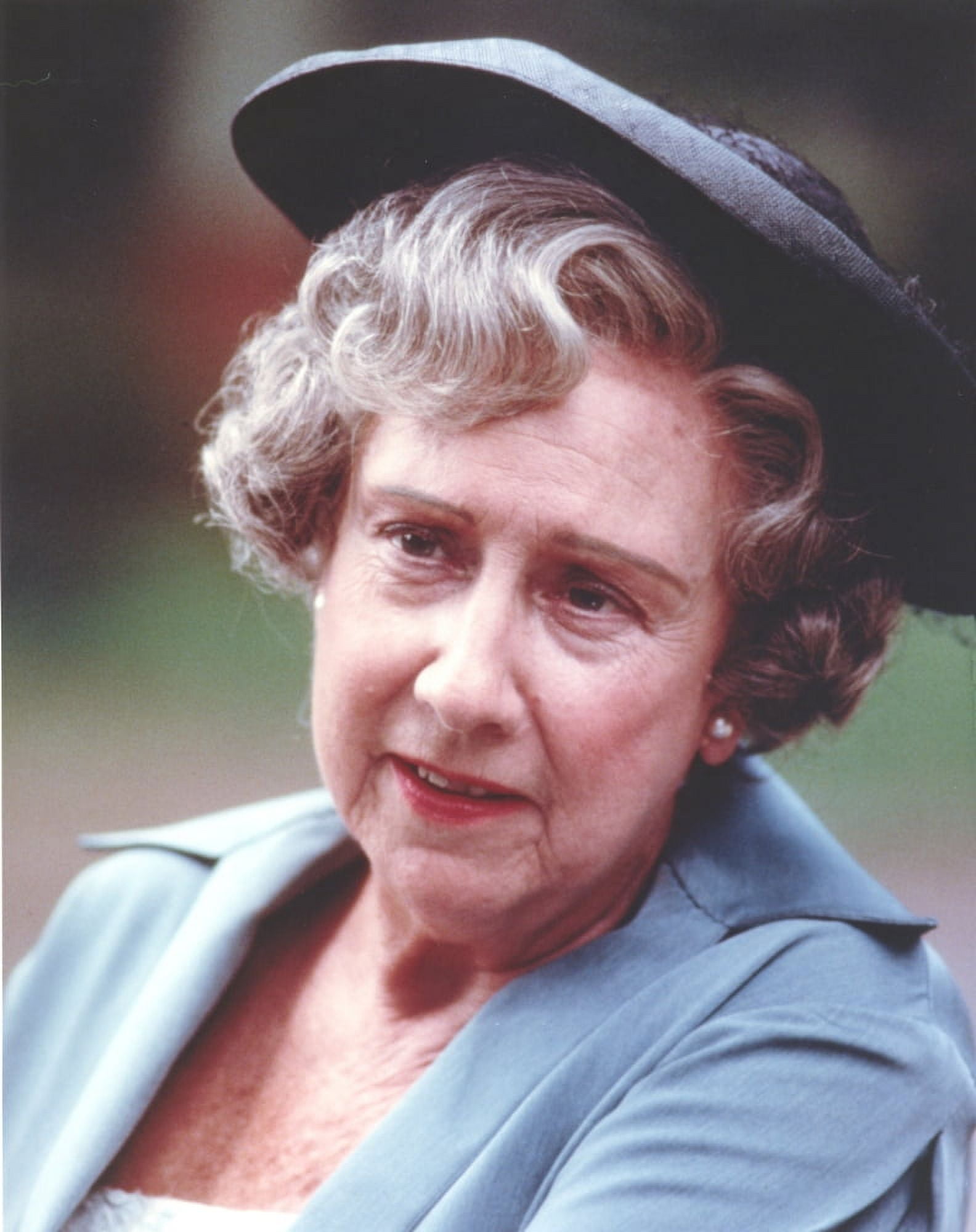 Jean Stapleton Close-up Side View Portrait Photo Print (24 x 30 ...