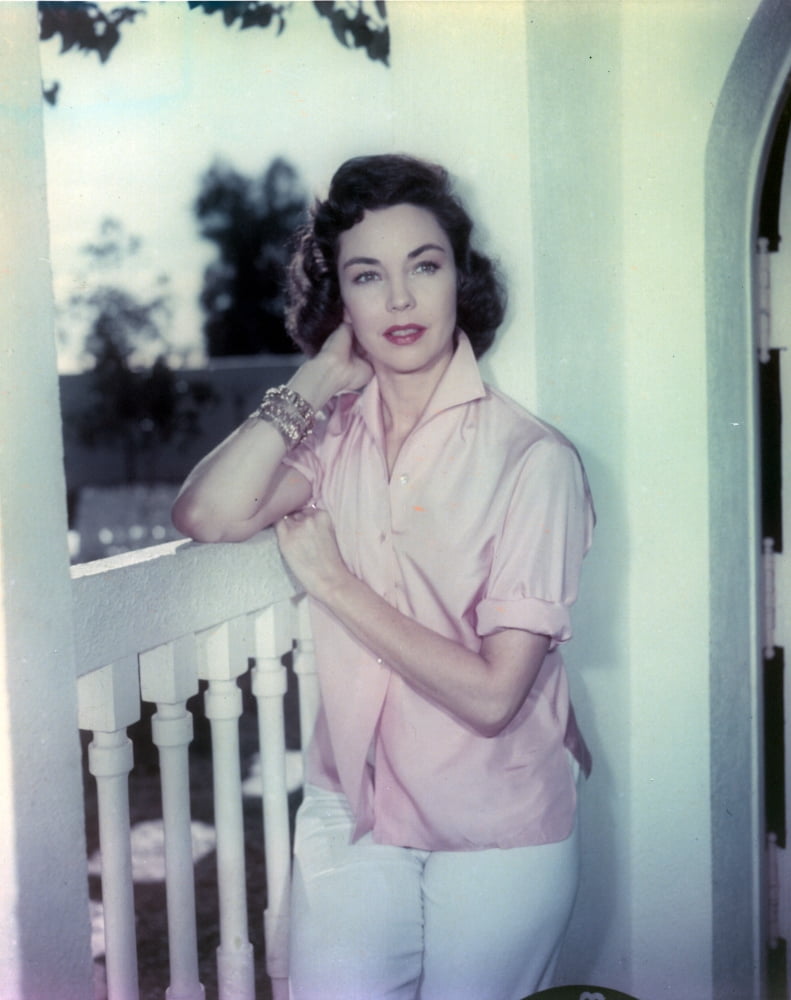 Jennifer Jones Portrait Photo Print (8 x 10) - Walmart.com