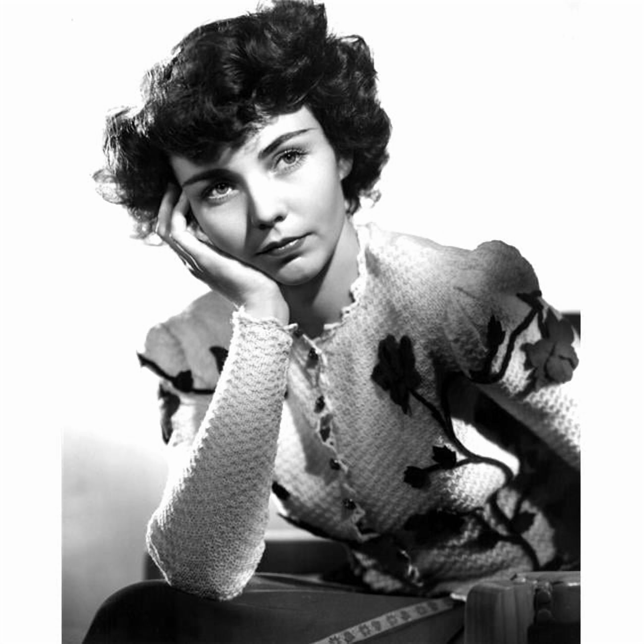 Jennifer Jones Portrait Photo Print, 8 x 10 - Walmart.com