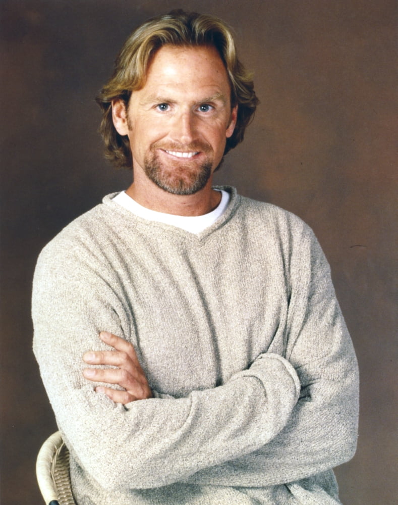 Jere Burns smiling in Sweater Portrait Photo Print (8 x 10) - Walmart.com