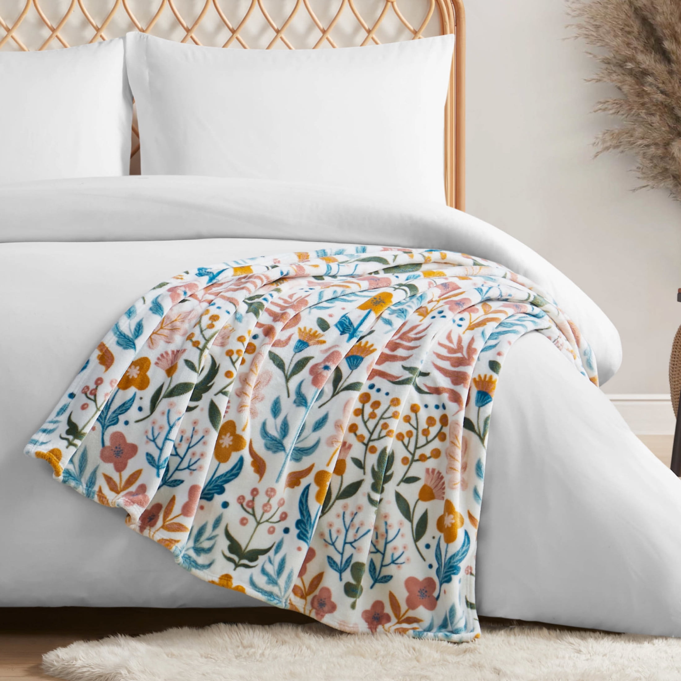 Jessica Simpson Plush Throw Blanket - Cozy Design - Walmart.com