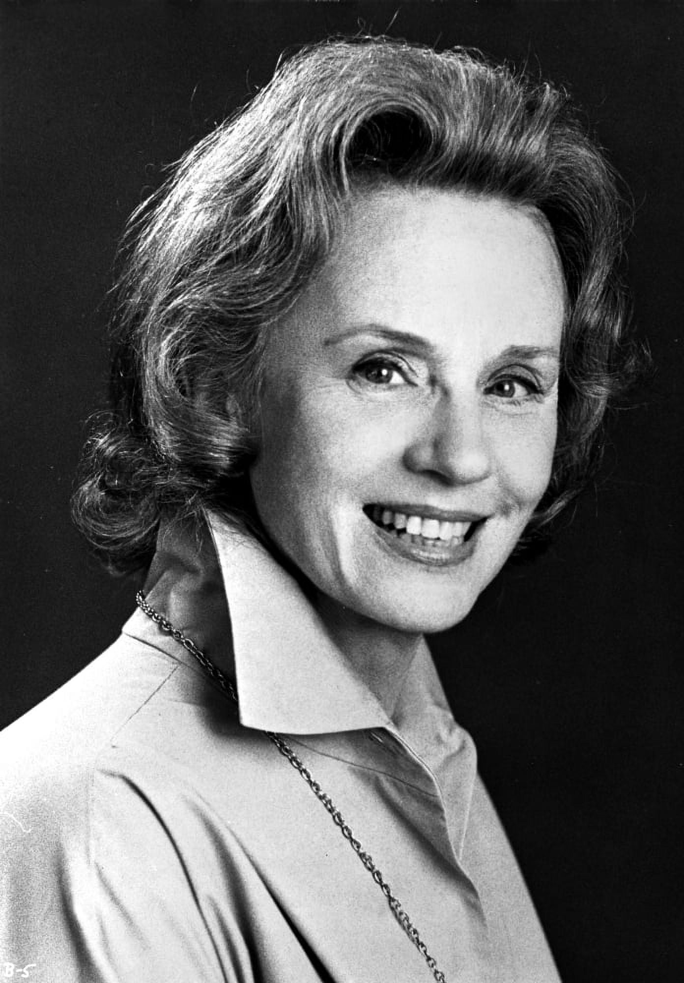 Jessica Tandy Portrait in White Long Sleeve Coat and Long Chain ...