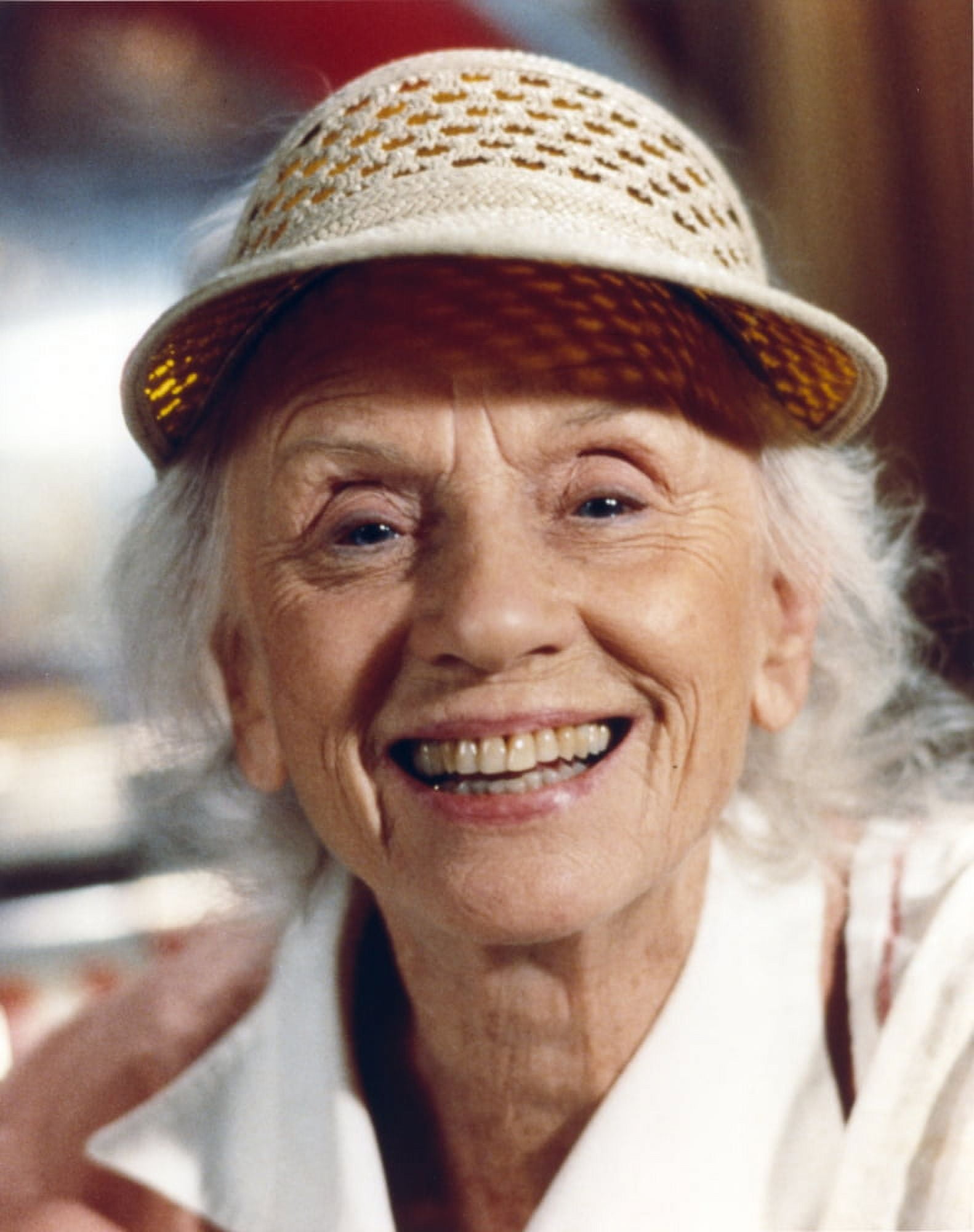 Jessica Tandy Portrait in White Strawhat and White Collar Shirt Photo ...