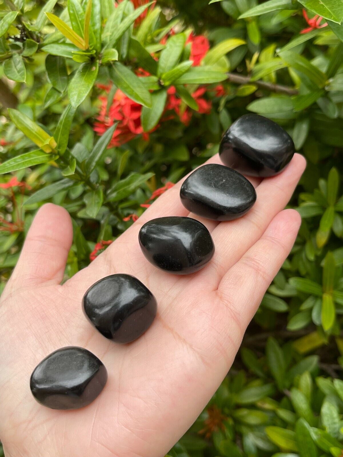 Jet Tumbled Stones, 0.8-1.25 Inch Tumbled Jet Stones - Walmart.com