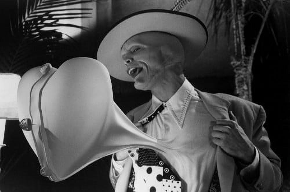 Jim Carrey in The Mask heart beating out of chest 24x36 Poster ...