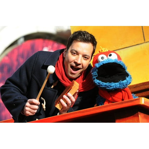 Jimmy Fallon Cookie Monster In Attendance For Macy'S Thanksgiving Day ...