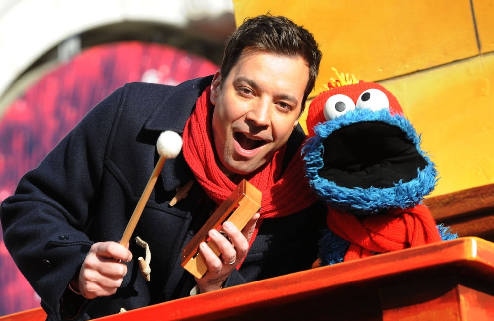 Jimmy Fallon Cookie Monster In Attendance For Macy'S Thanksgiving Day ...
