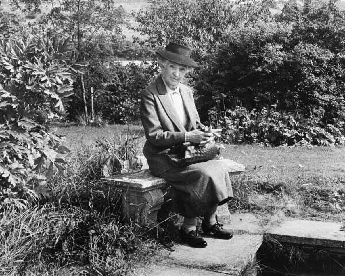 Joan Hickson sits in garden as Miss Marple from 1987 Nemesis episode ...