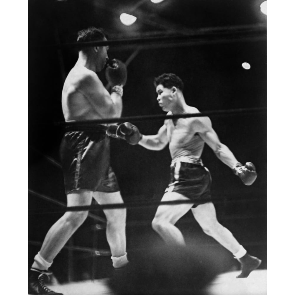Joe Louis (Right) In Boxing Match With Jack Sharkey At Yankee Stadium ...