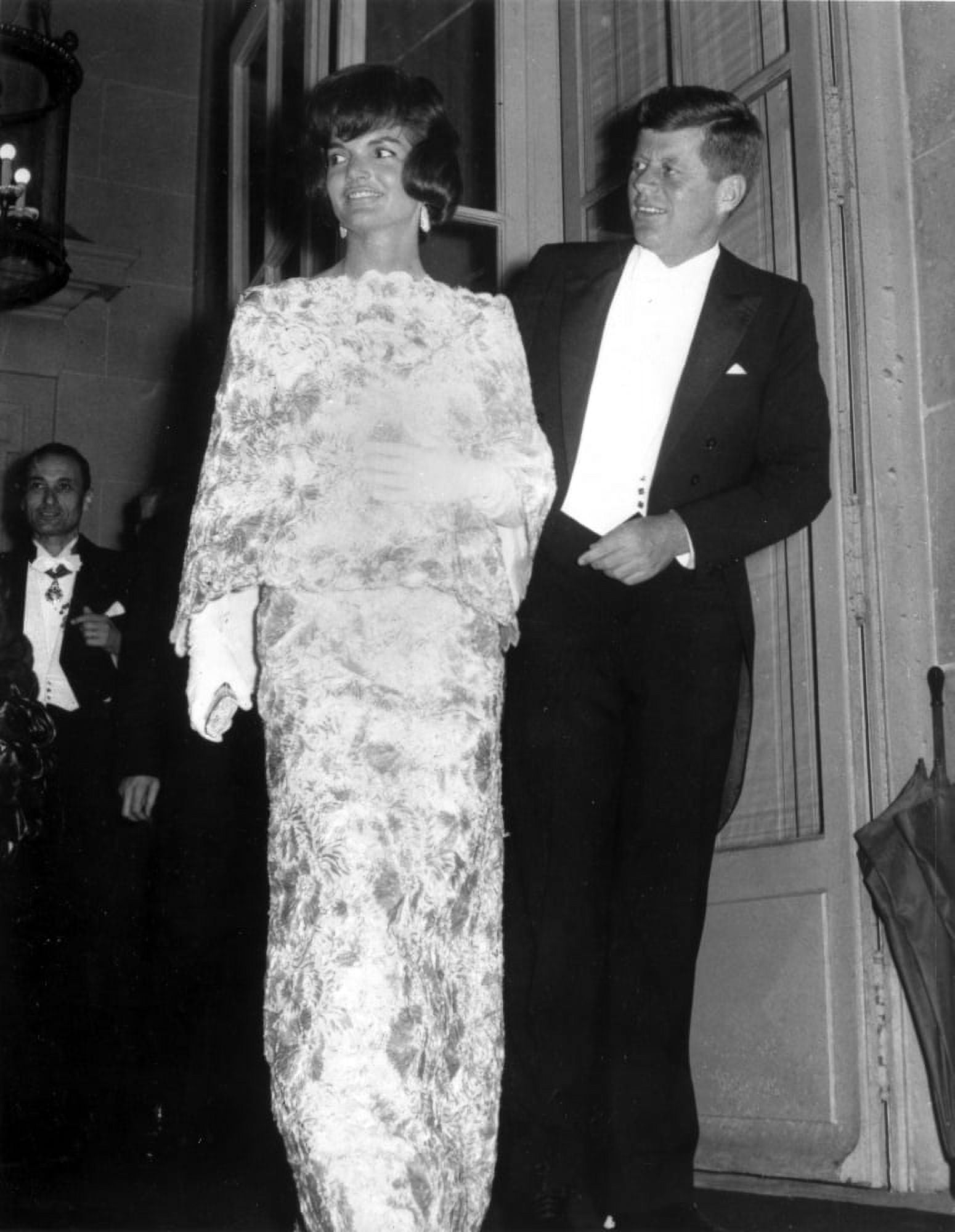 John F Kennedy and Jackie Onassis Photo Print (24 x 30) - Walmart.com