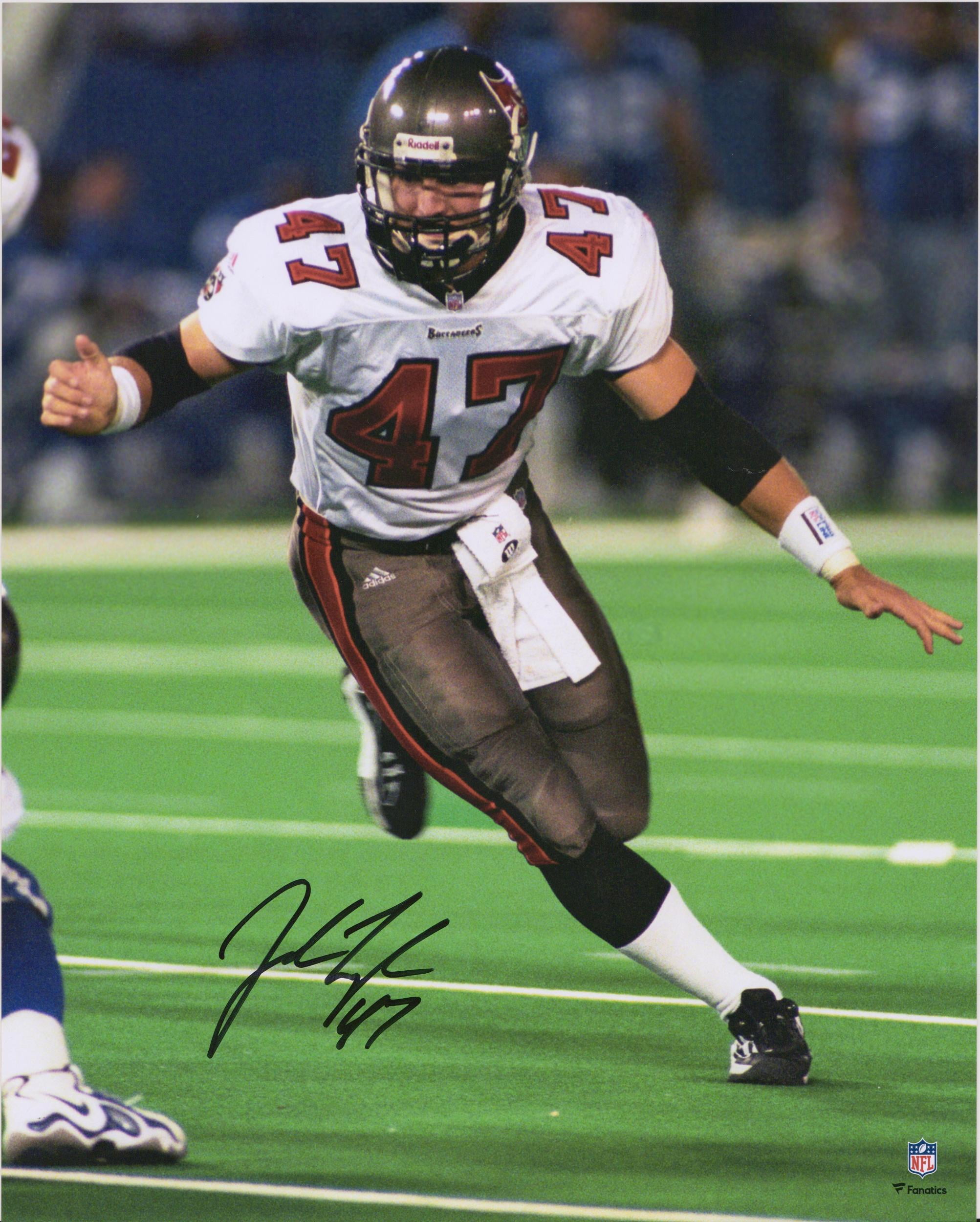 John Lynch Tampa Bay Buccaneers Autographed 16" x 20" Rushing Passer ...
