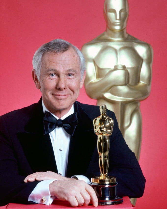 Johnny Carson Posing With Academy Awards As Host 24X36 Classic ...