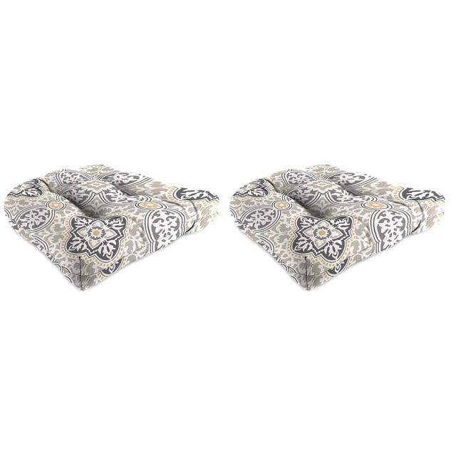 Jordan Manufacturing 19" x 19" Rave Grey Quatrefoil Square Tufted ...