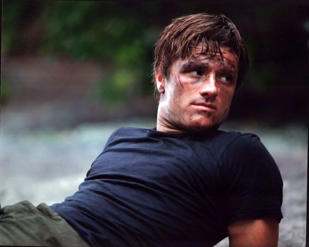 Josh Hutcherson On Set Of The Hunger Games Photo Print (16 x 20) - Item ...