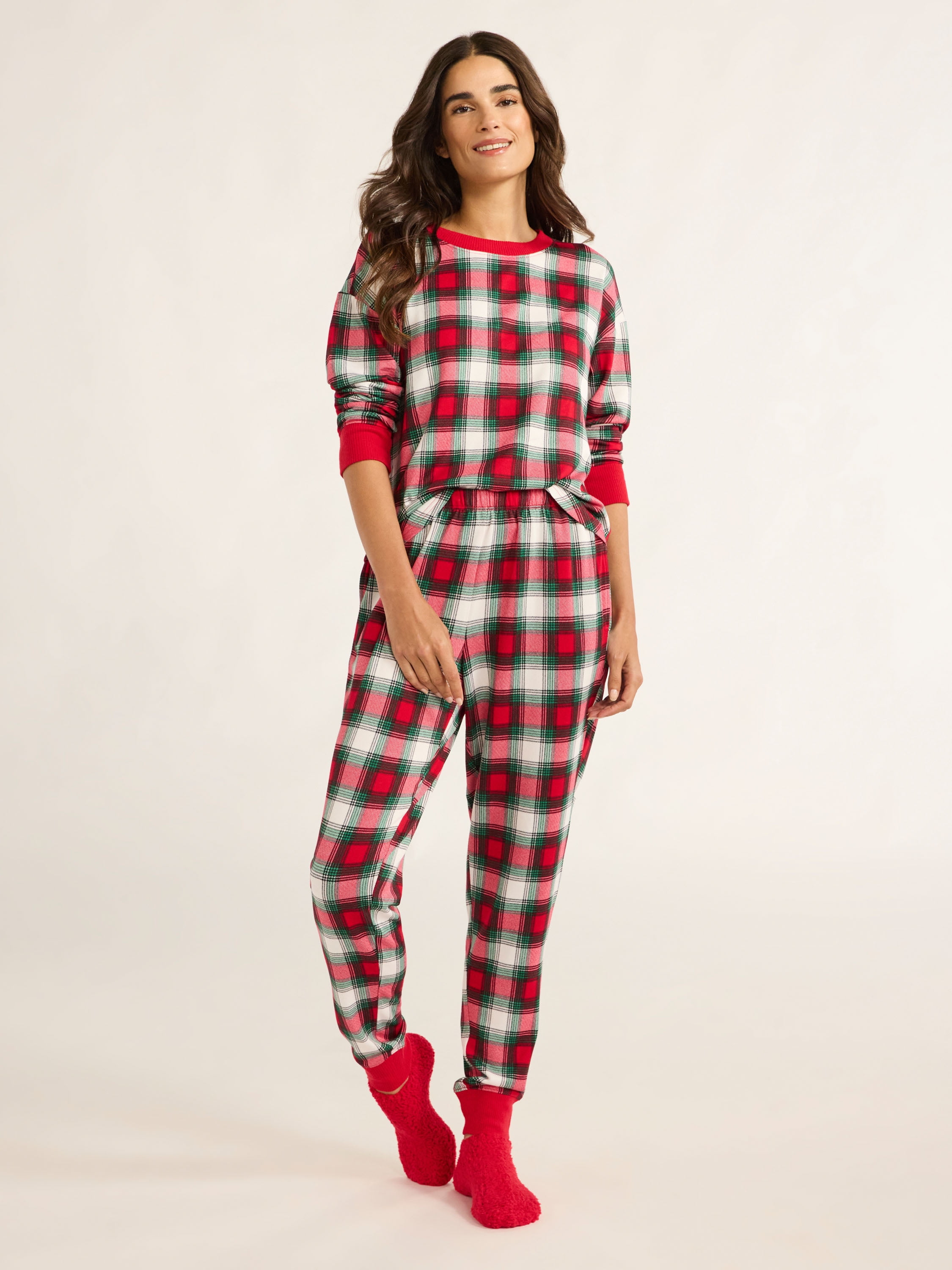 Joyspun Women's Cozy Plaid Pajama Set with Joggers and Socks, Sizes S ...