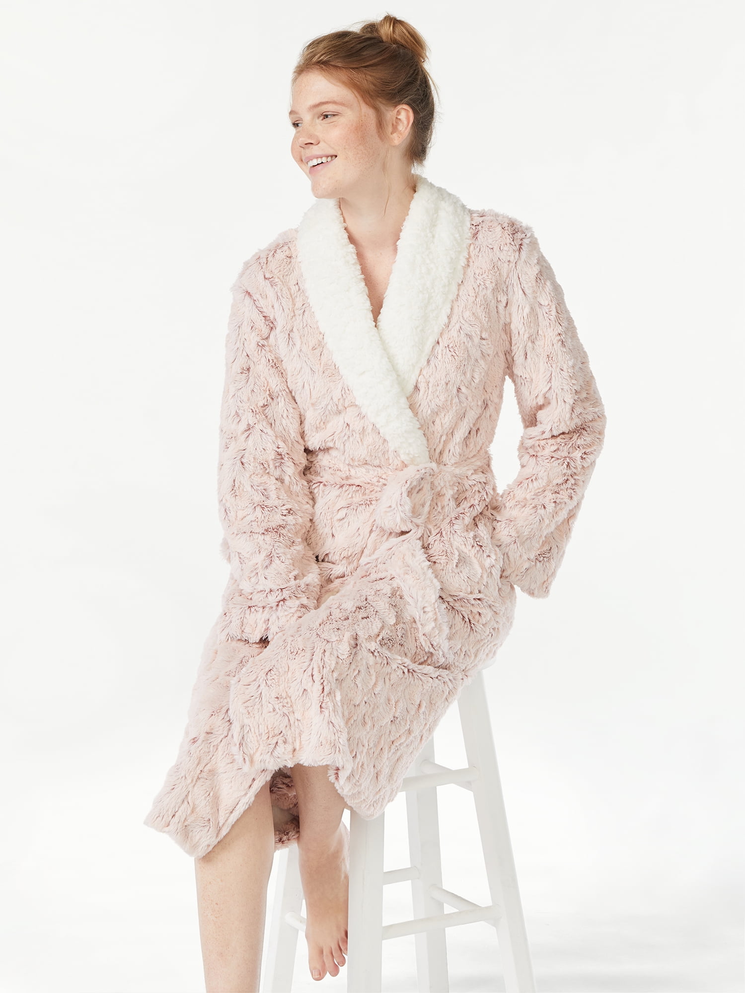 Joyspun Women’s Plush Sleep Robe, Sizes S to 3X - Walmart.com