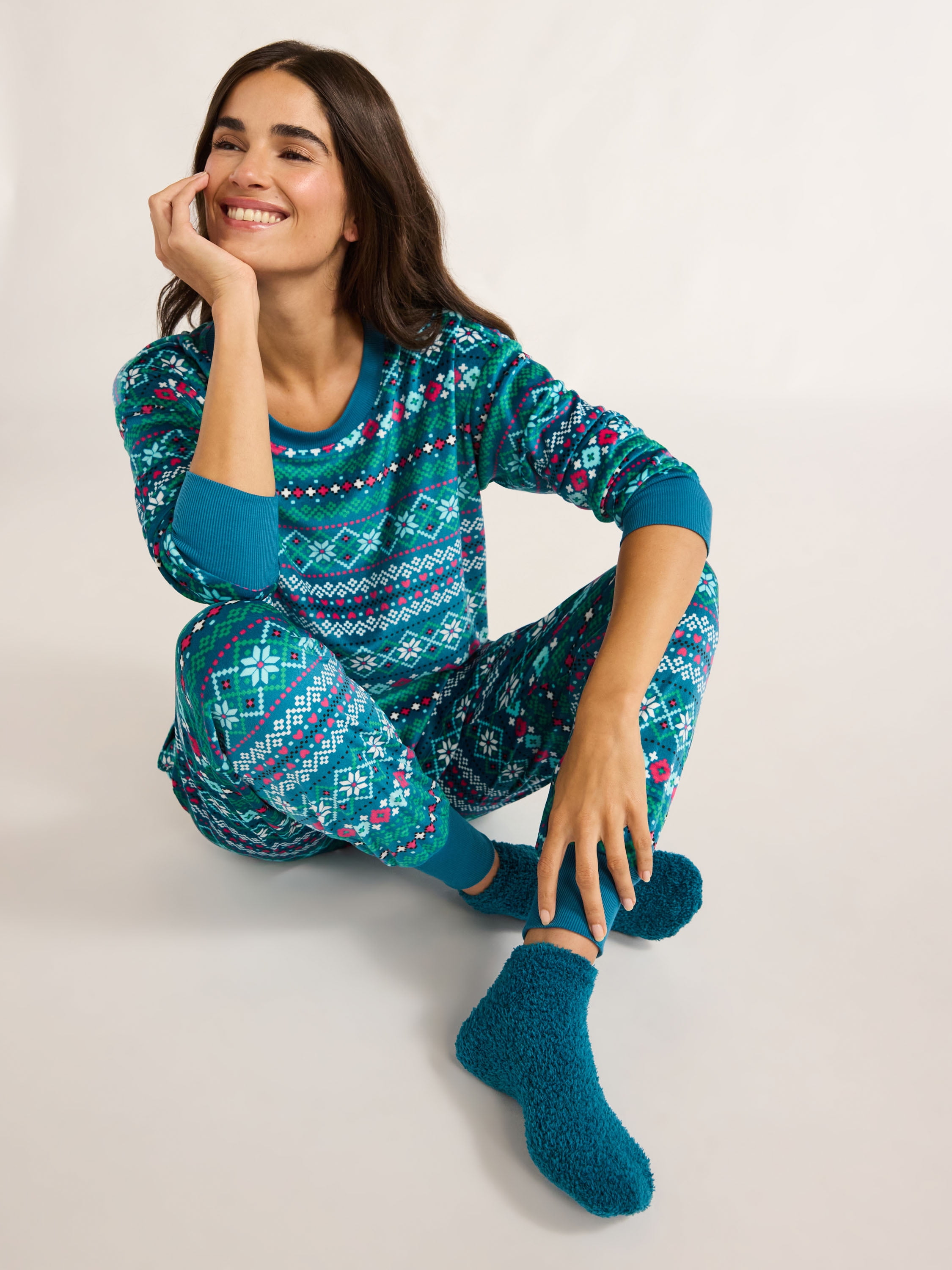 Joyspun Women's Stretch Velour Pajama Set with Socks, 3-Piece, Sizes XS ...