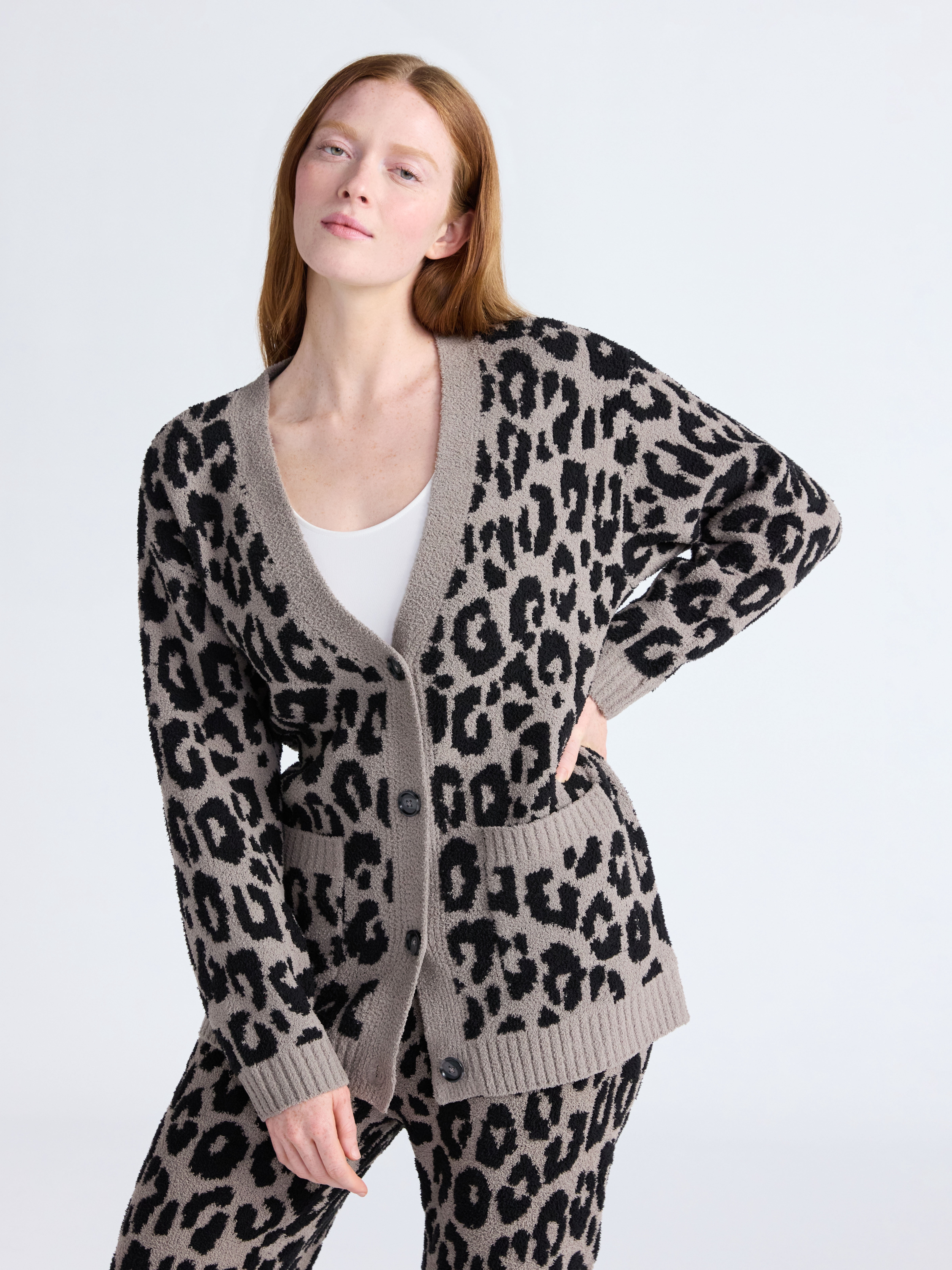 Joyspun Women's Fuzzy Front Pocket Cardigan, Sizes XS-3X - Walmart.com