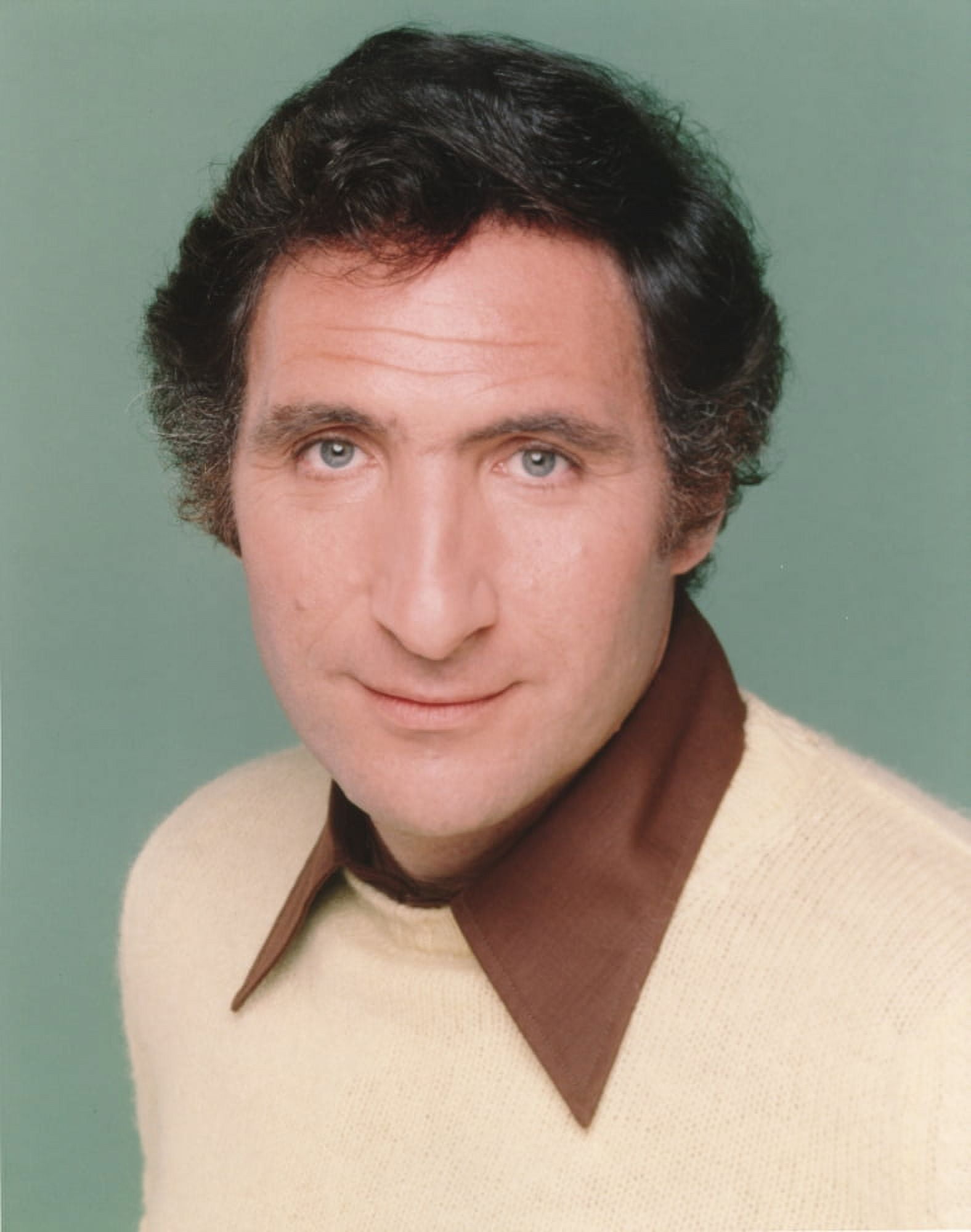 Judd Hirsch Wearing a White Sweater in a Close Up Portrait Photo Print ...