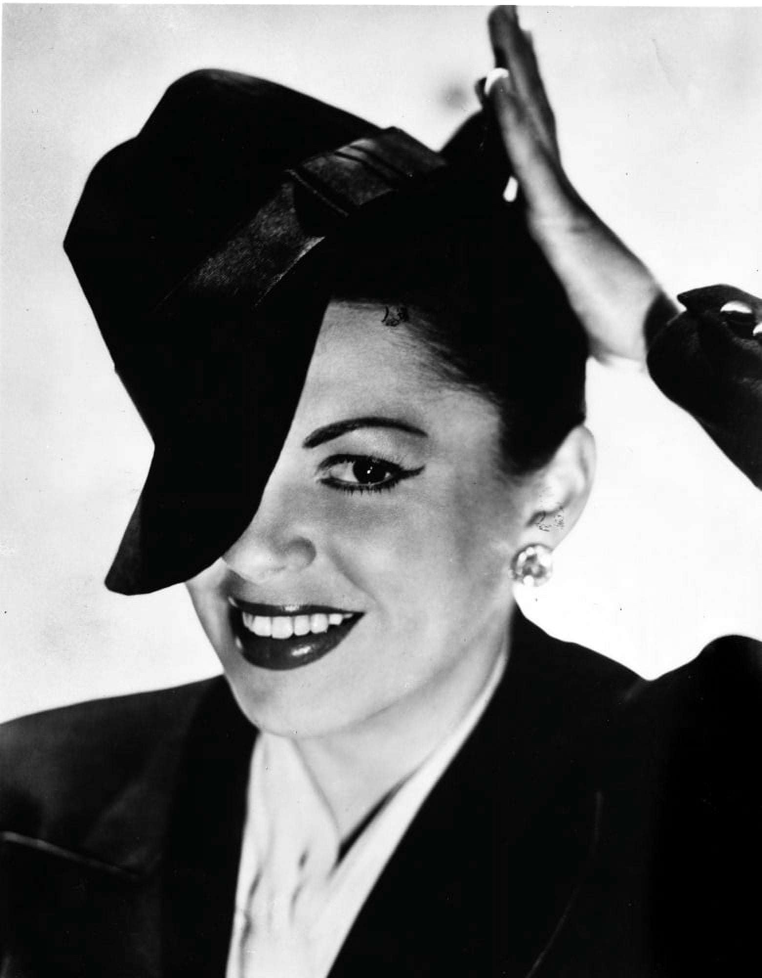 Judy Garland portrait with tipped hat on head Photo Print (24 x 30 ...