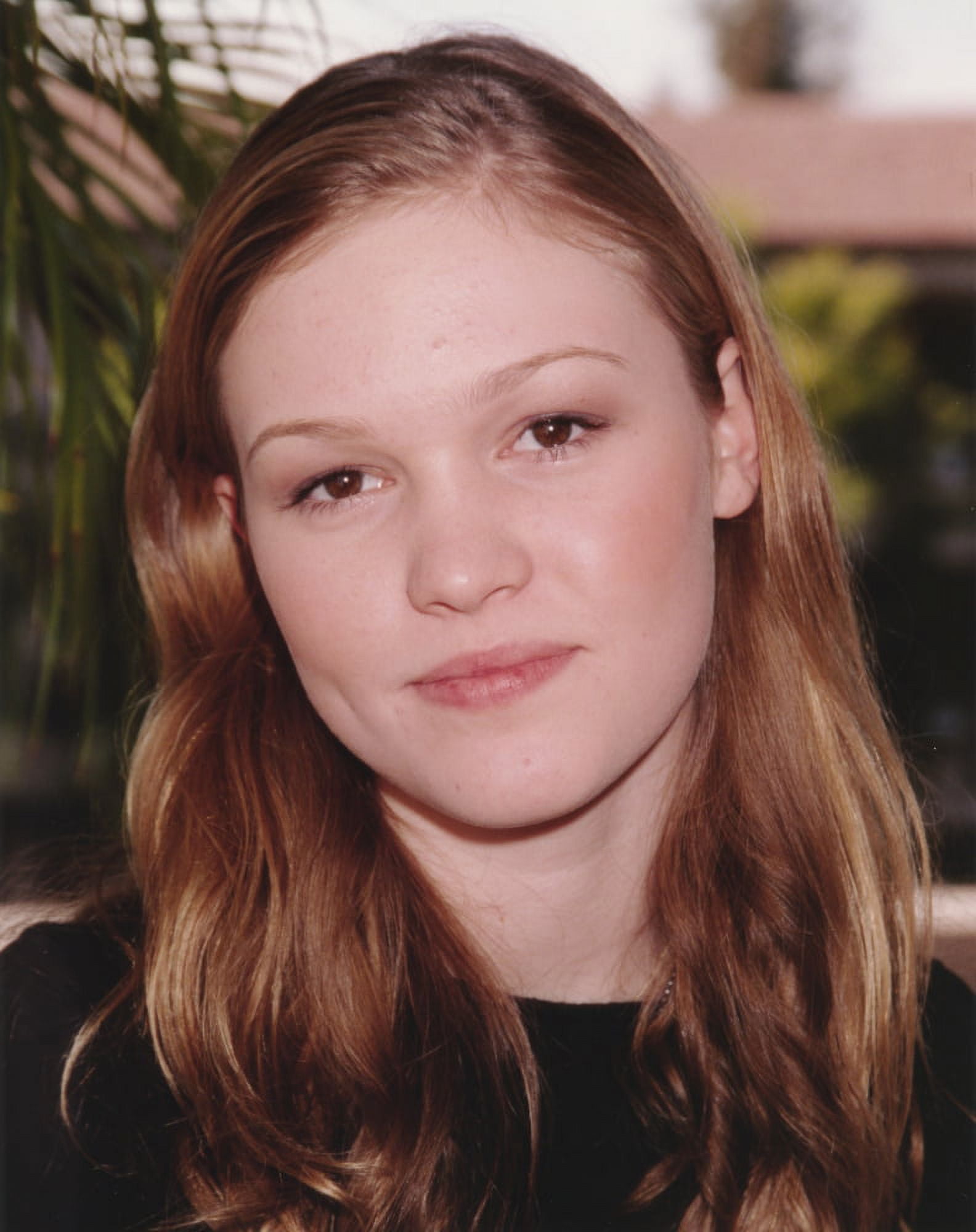Julia Stiles smiling in Portrait Photo Print (8 x 10) - Walmart.com