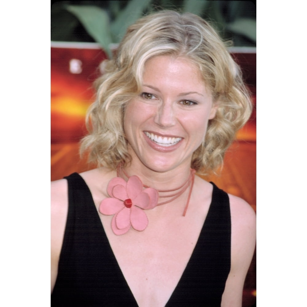 Julie Bowen At Premiere Of Signs, Ny 7/29/2002, By Cj Contino Photo ...