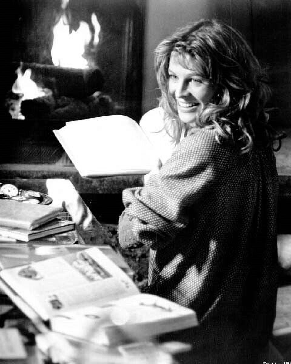 Julie Christie as Laura Baxter in 1973 Don't Look Now 16x20 poster - Walmart.com