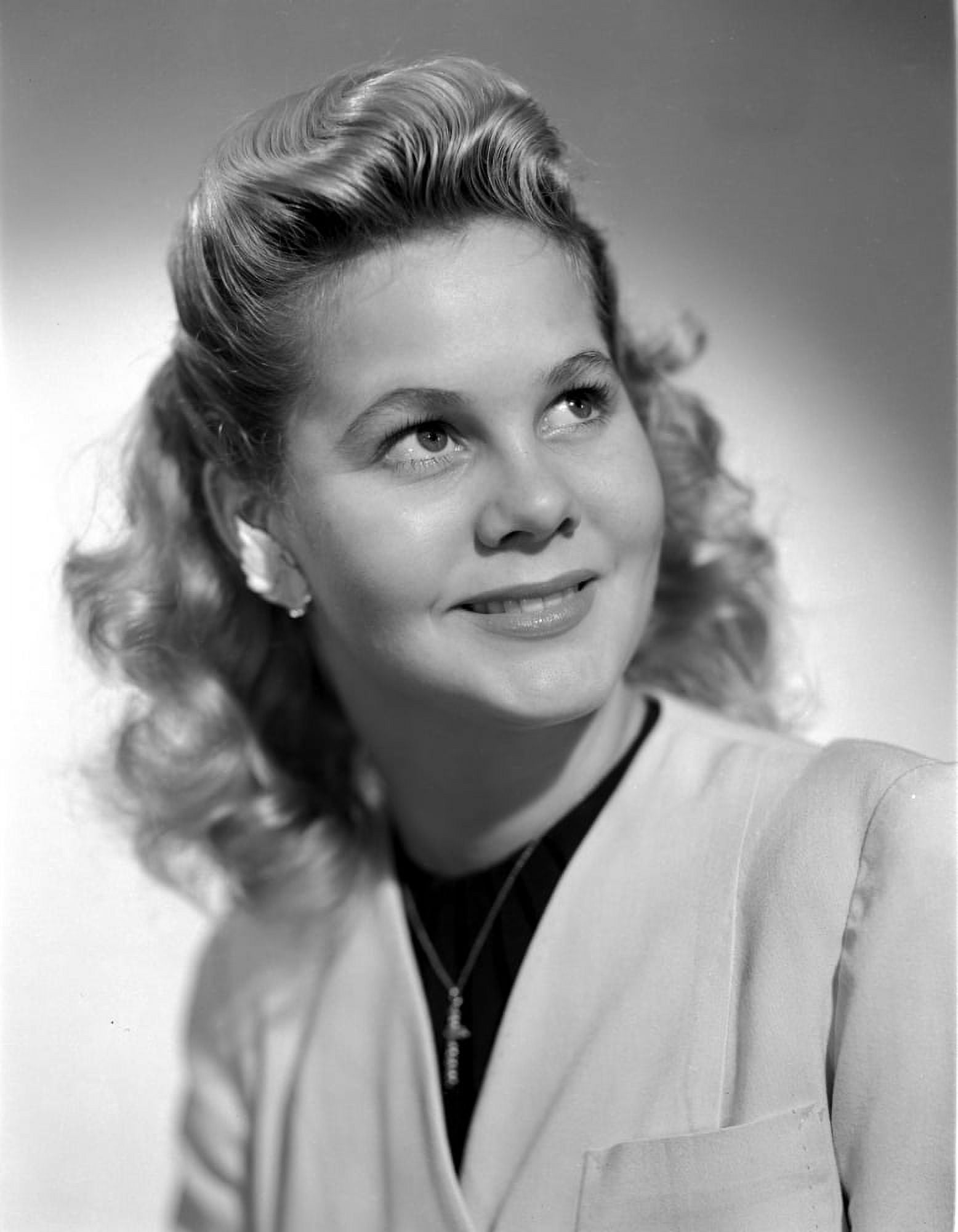 June Preisser Looking Up Pose Photo Print (8 x 10) - Walmart.com