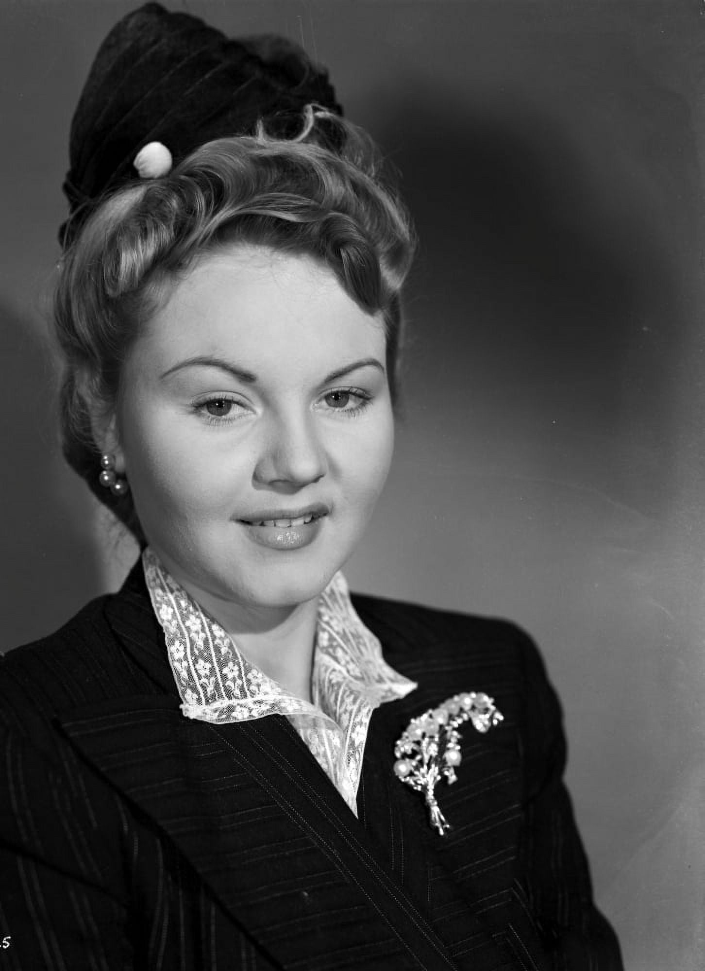 June Storey Portrait in Classic Photo Print (8 x 10) - Walmart.com