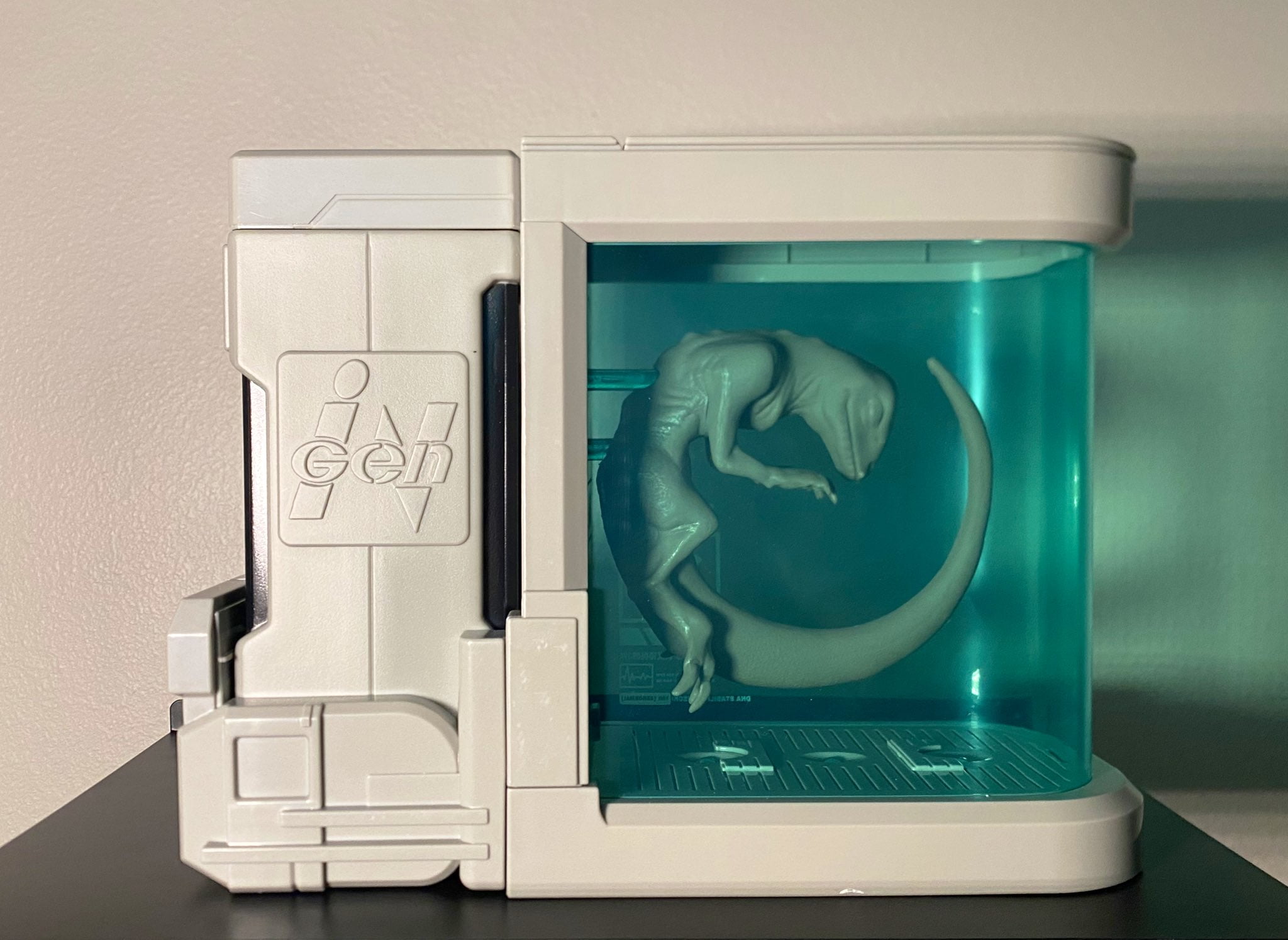 Jurassic Dino World: Re-Birth Dinosaur Incubator Tumbler & Popcorn ...