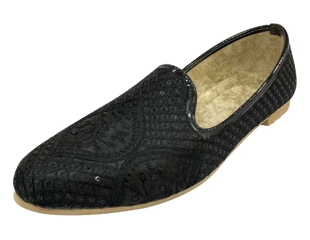 Traditional Indian Shoes Men Cream Embroidered Mojari Shoes For Men