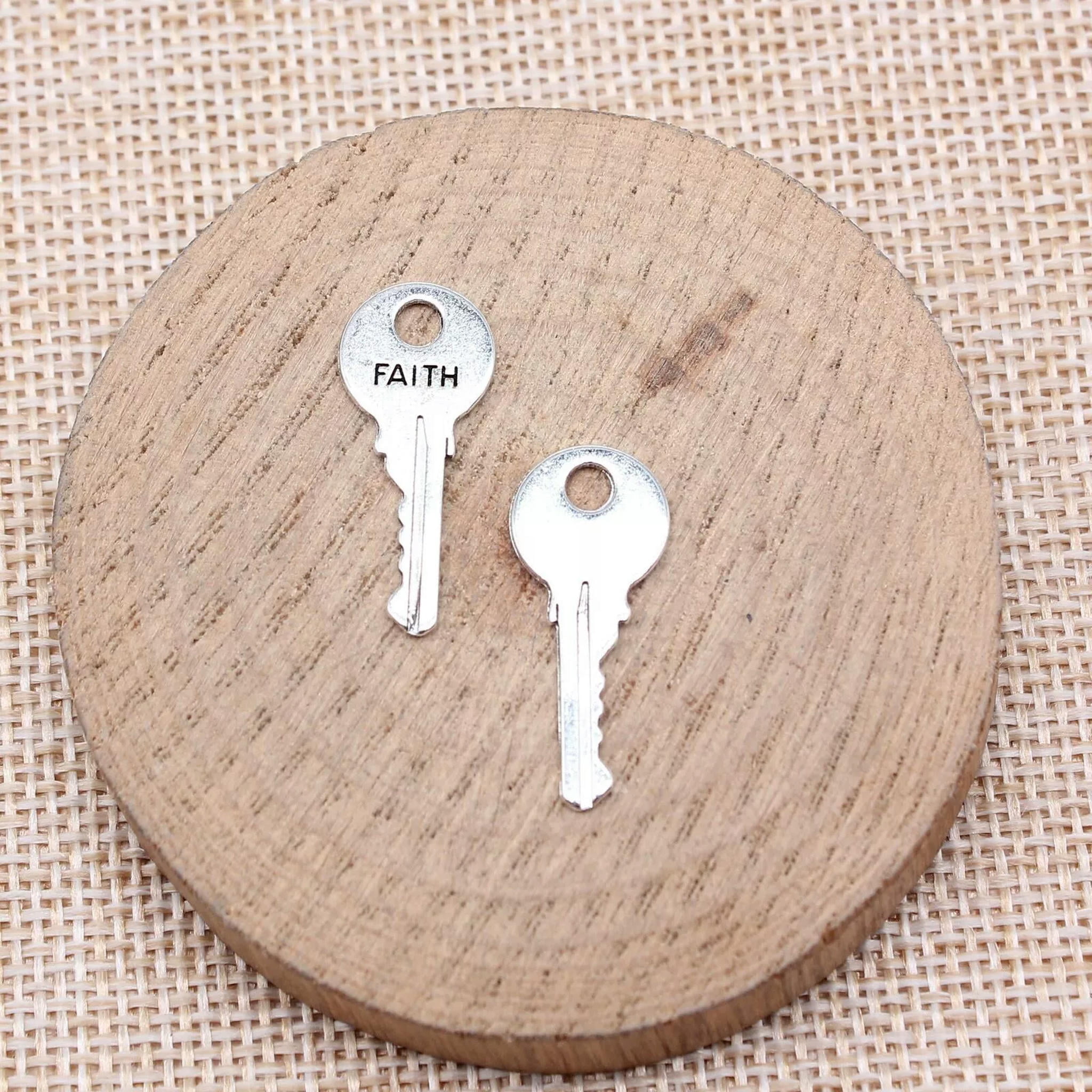 K-KED 160Pcs Tibetan Silver FAITH Key Charms Pendant 25x11MM DIY ...