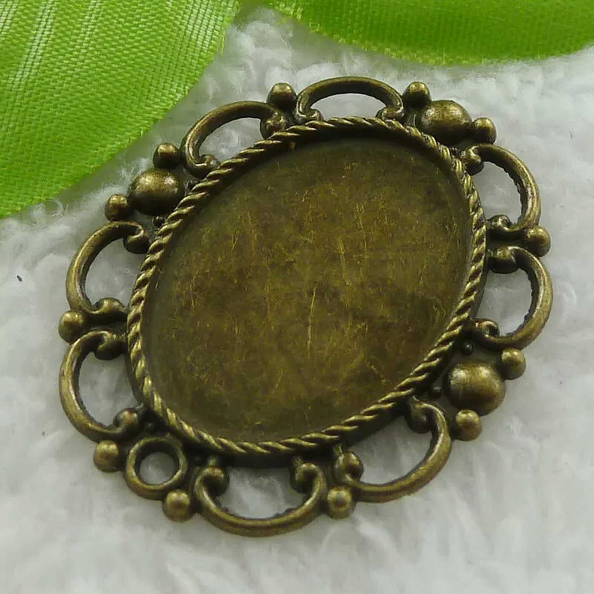 K-KED 52 pcs bronze plated oval frame charms pendant 40x33mm B1224 ...