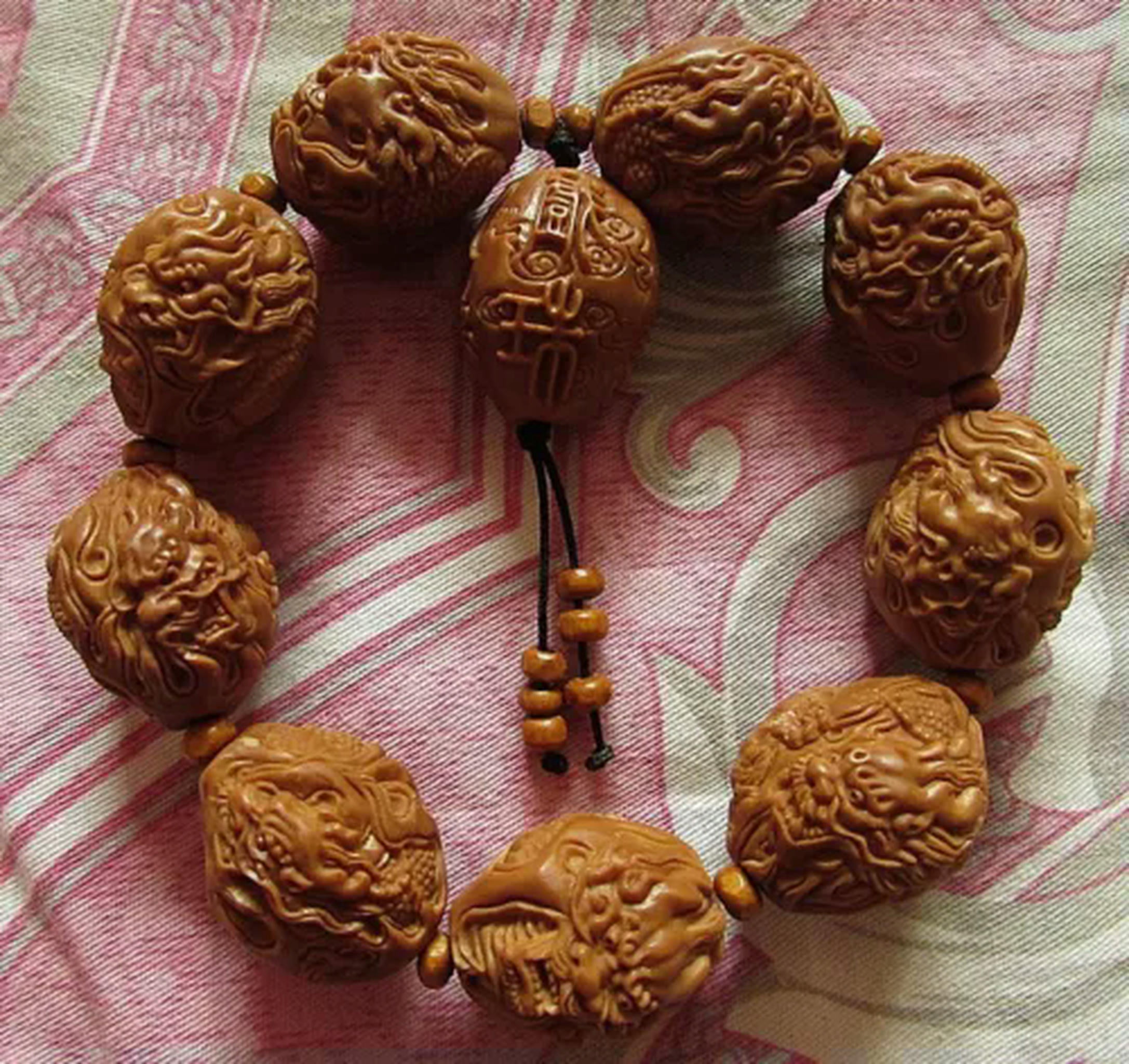 K-KED Olive Carved Core Nine Dragons Auspicious Olive Hu Bracelet for ...