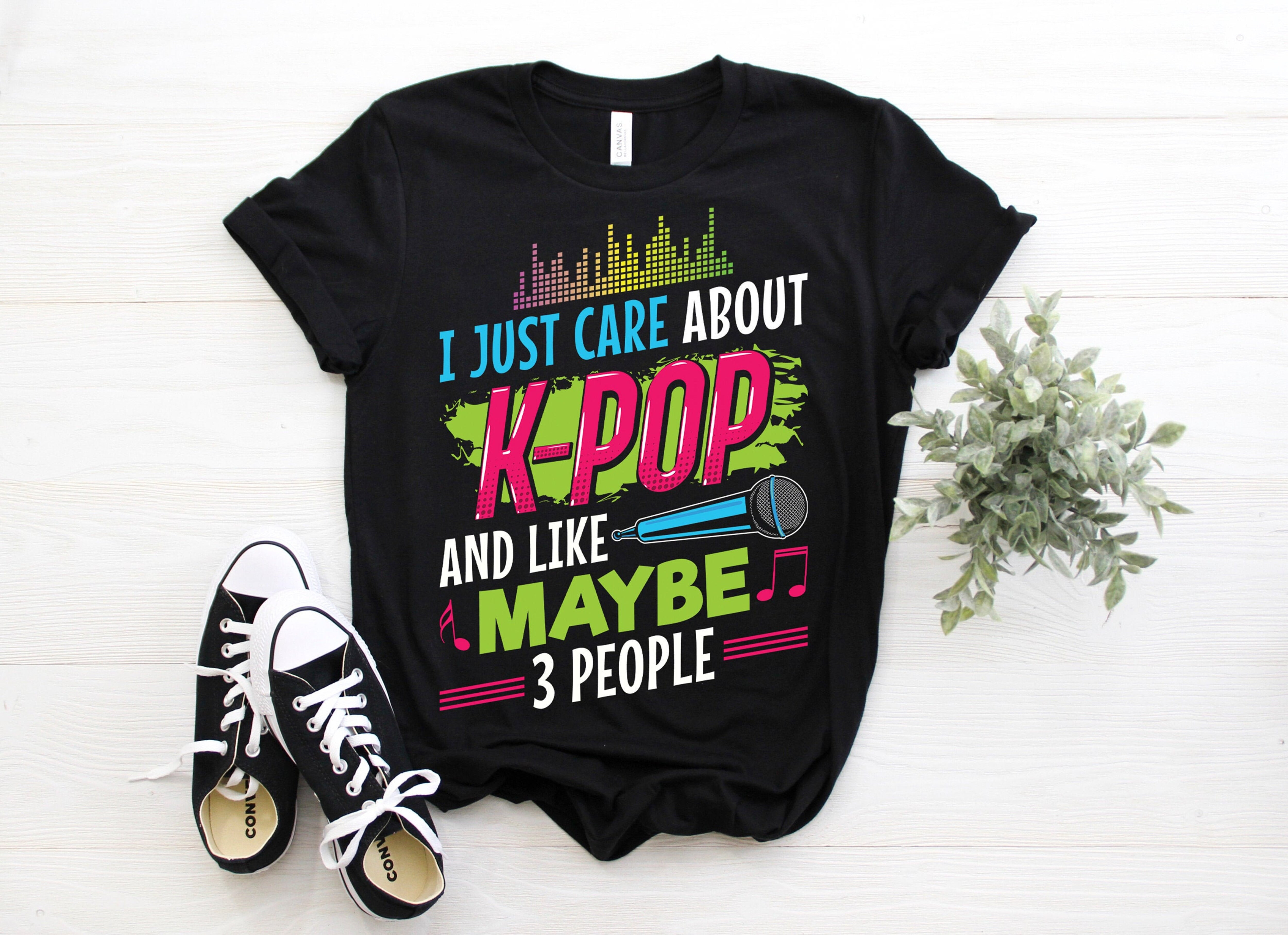K-Pop Singing Microphone Karaoke Kpop South Korea Singer Music T-Shirt ...