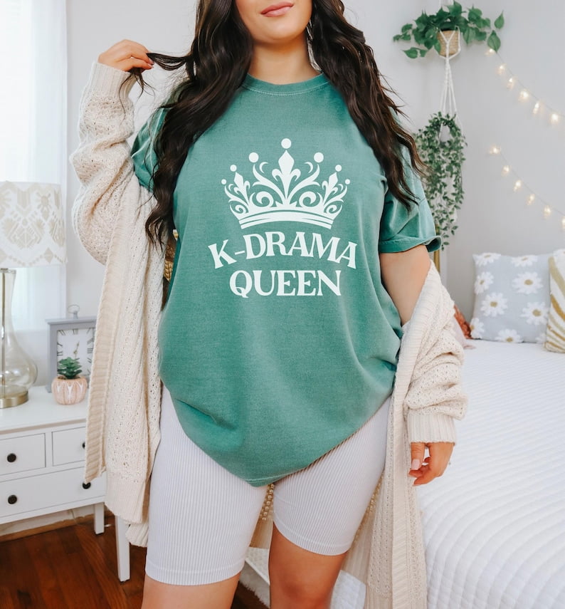 KDrama Queen Tee - Funny Teen Therapy Saranghae Main Character Shirt ...