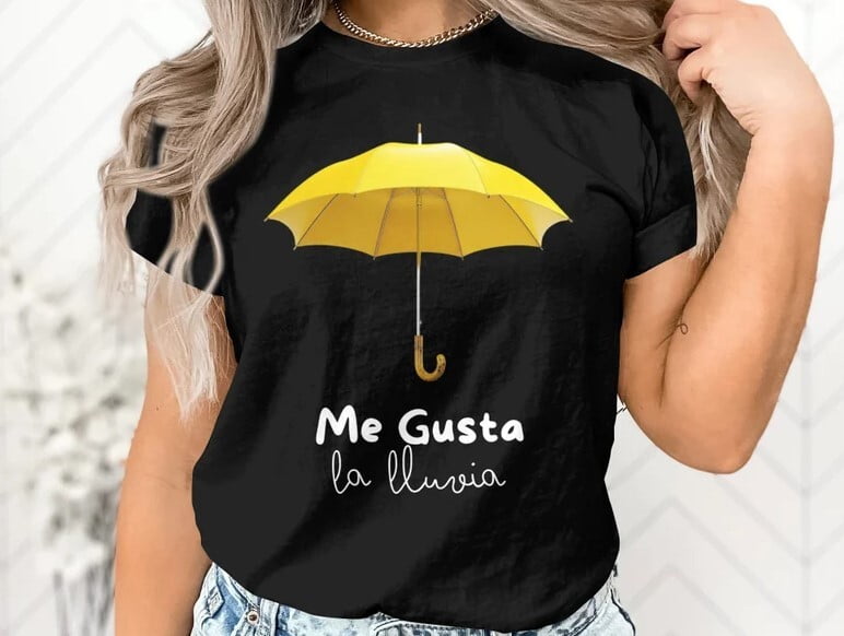 KDrama Tribute Yellow Umbrella T-Shirt "Me Gusta la Lluvia" - Spanish ...