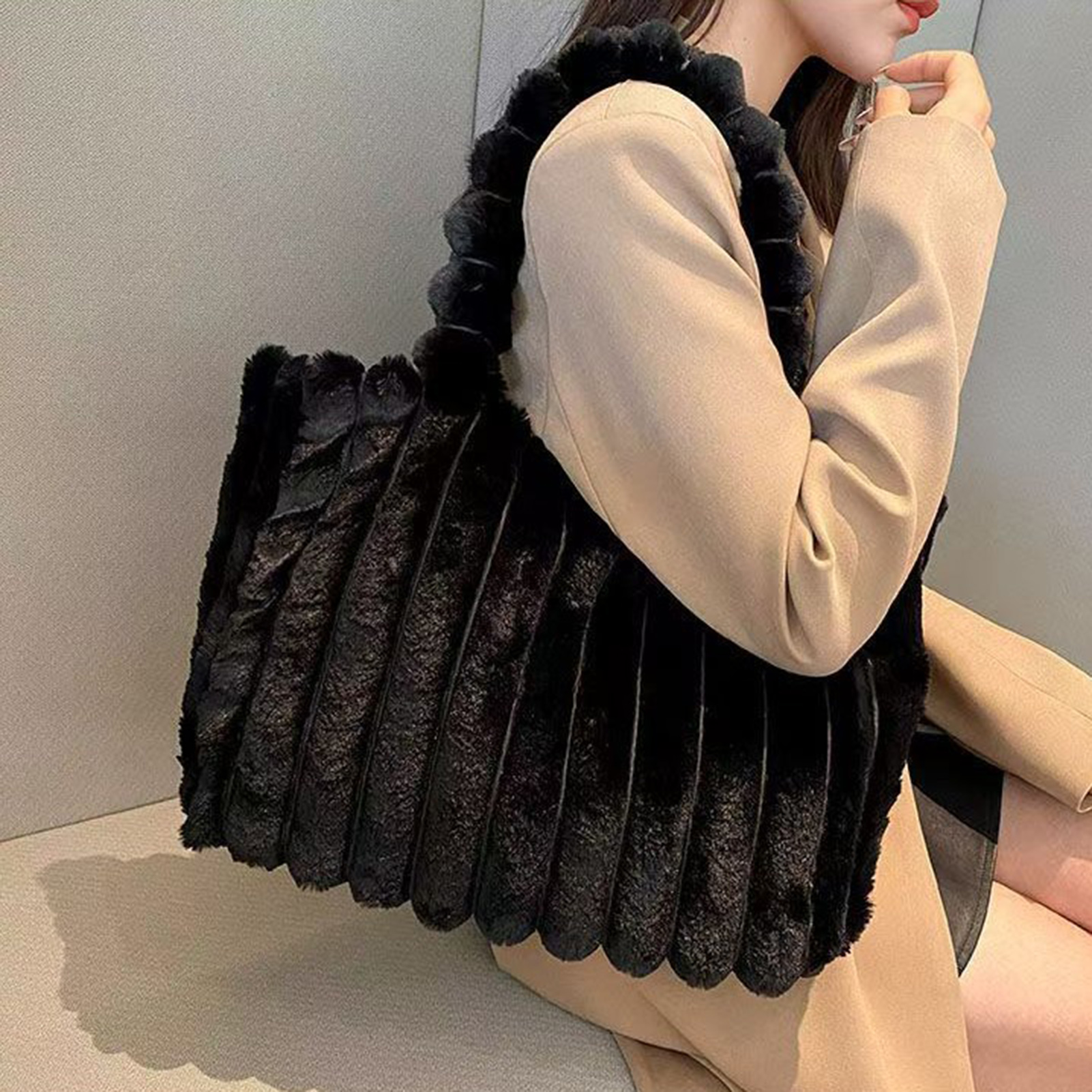 KGJQ Furry Purse Fluffy Tote Bags for Women Winter Faux Fur Bag Fuzzy ...