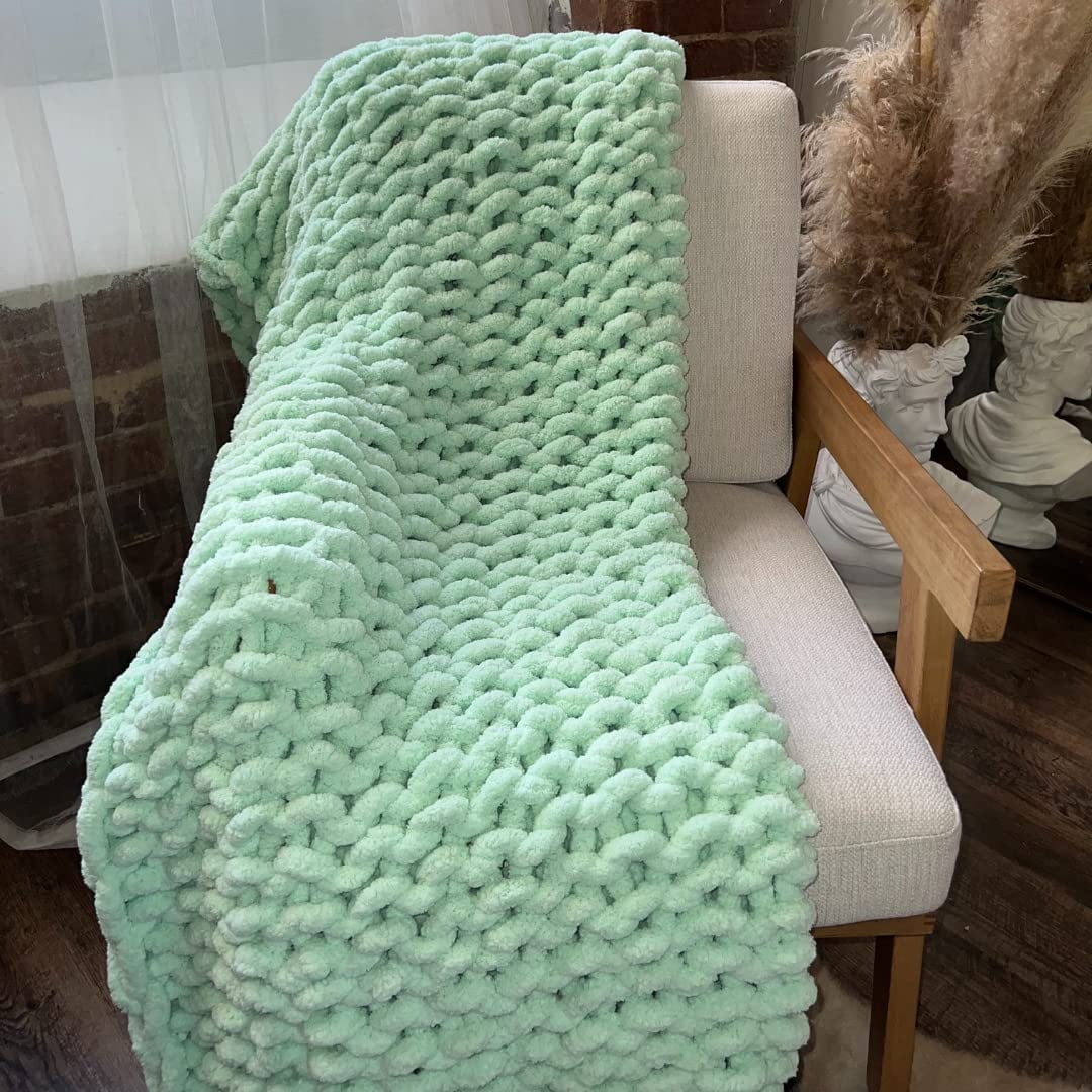 Kaffrey 50 x 60 Inches 4.2 lb Chunky Knit Blanket Luxury Hand-Knitted ...