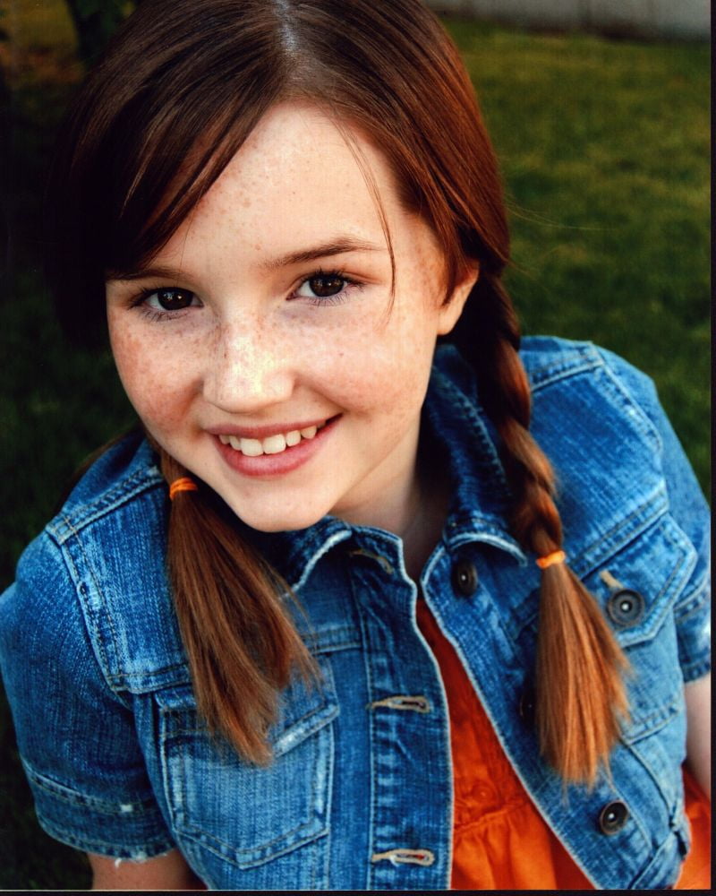 Kaitlyn Dever Headshot In Denim Jacket Photo Print (8 x 10) - Item ...