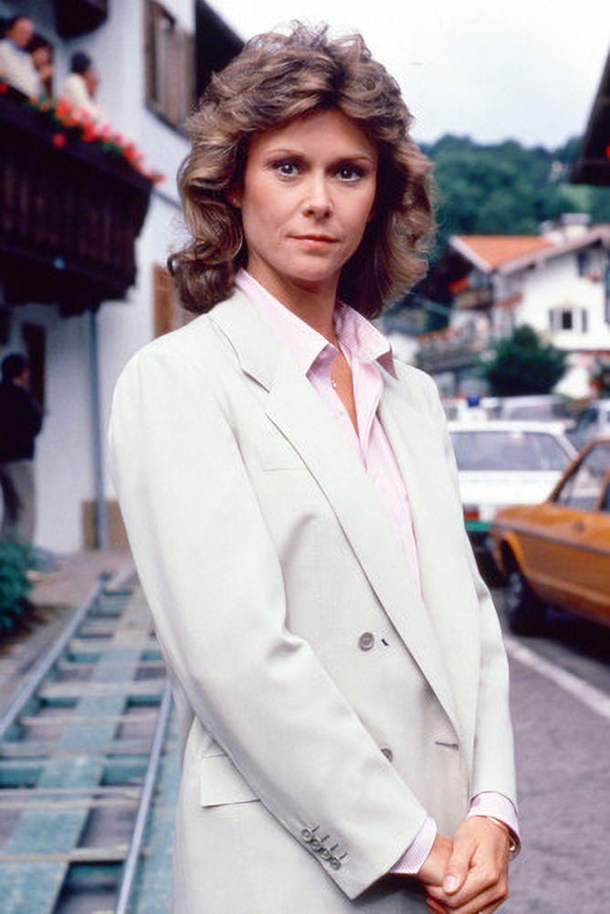 Kate Jackson 24X36 Poster Scarecrow and Mrs King - Walmart.com