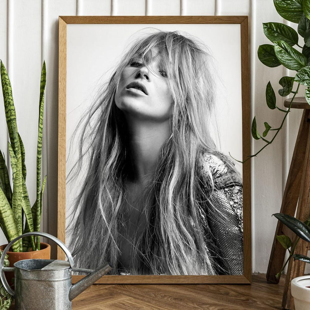 Kate Poster, High-Profile Supermodel, Fashion Icon, Kate Smoking ...